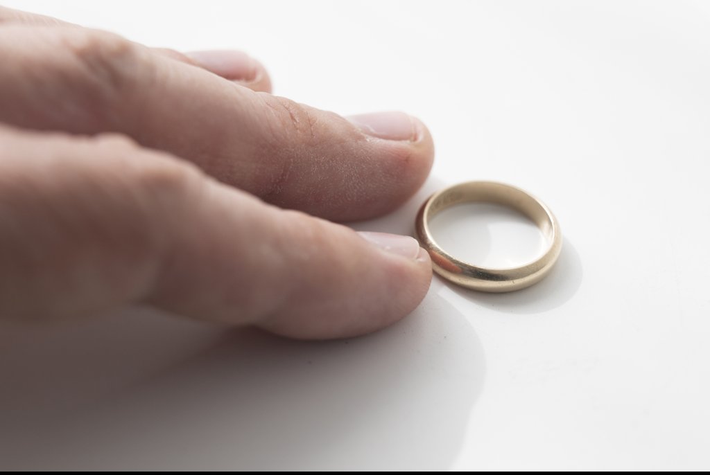 Dad sparks outrage after 'proposing' to his daughter with purity ring