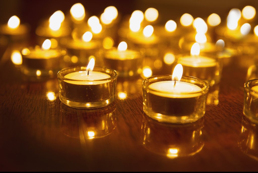 Passenger Left Terrified After Being Handed Candle By Flight Attendant ...