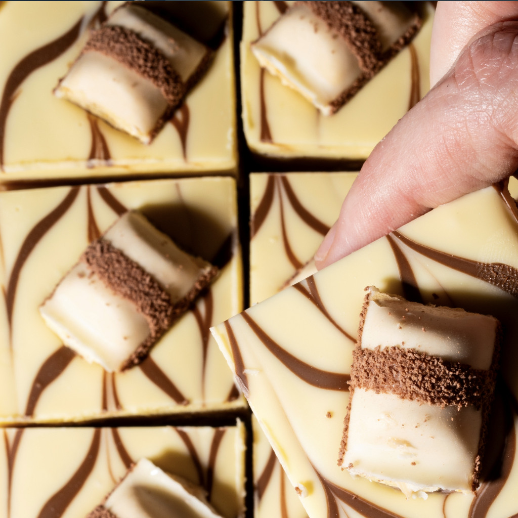 Kinder Bueno Slices (No Bake) 5 ingredents