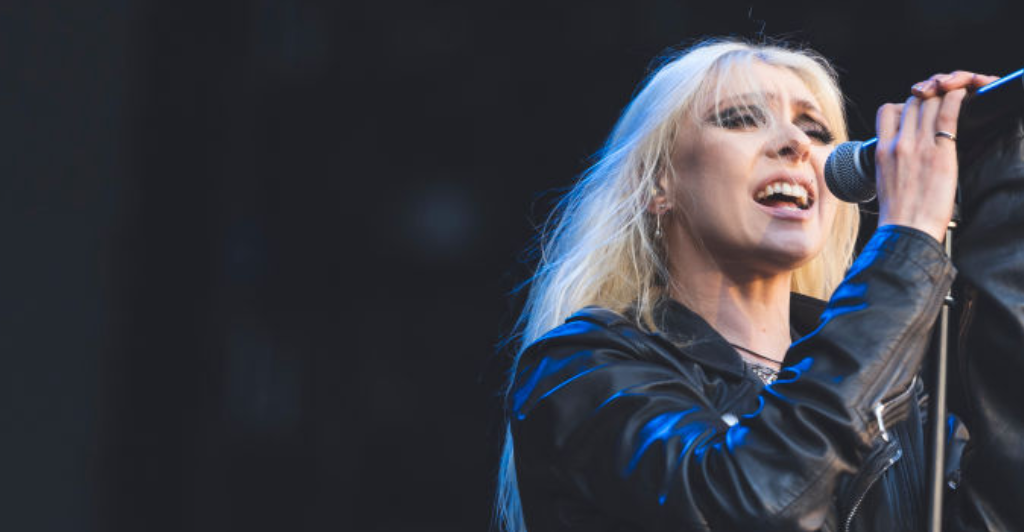 Singer Taylor Momsen Needs Rabies Shots After Being Bitten By Bat While ...