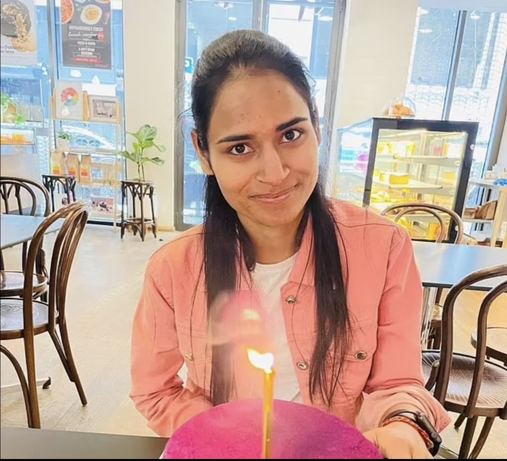 24 Year Old Womans Heartbreaking Words Before She Suddenly Died On