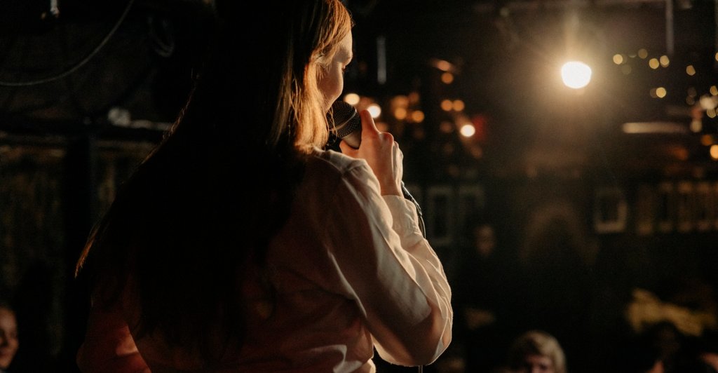 Moment Guy Takes Up Comedian's Offer For 'Someone To Go Home With Her ...